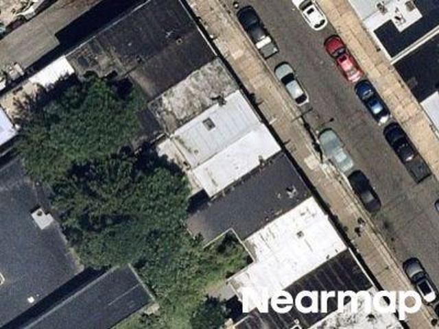 E Madison St
