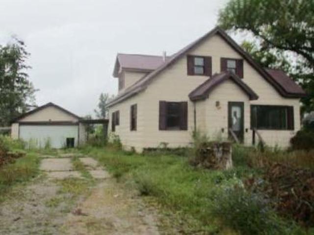 E Main St