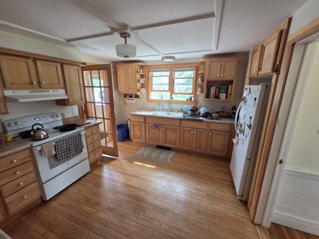 E Main St, Searsport, Home For Sale