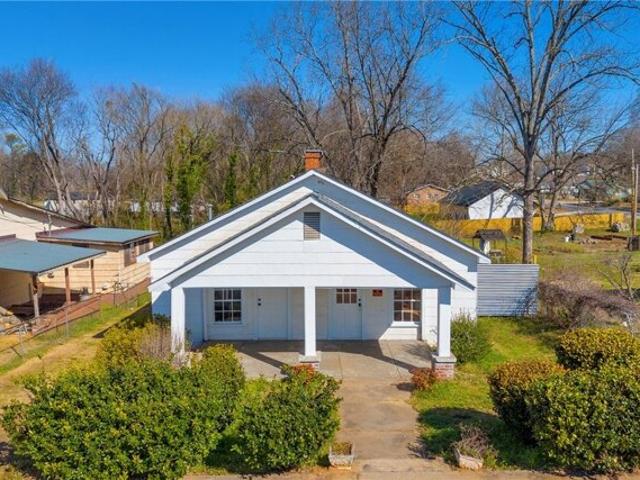 E Main St, Seneca, Home For Sale
