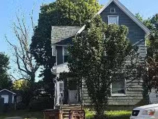 E Maple Ave