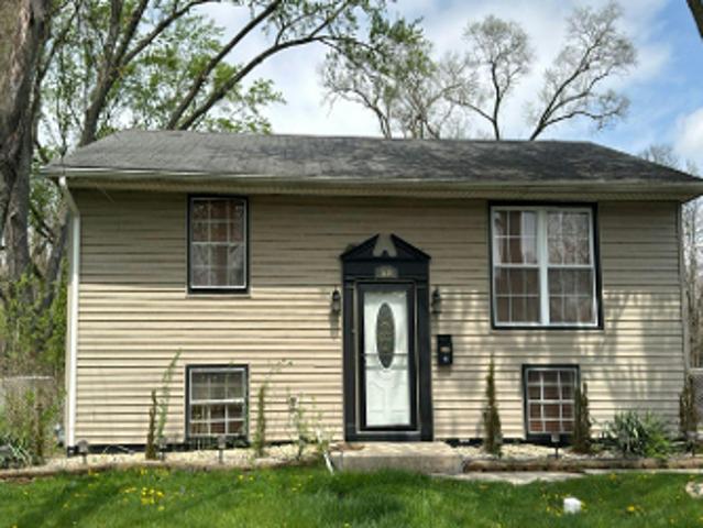 E Maple Dr