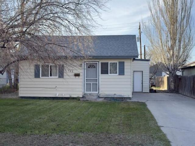 E Maple St, Rawlins, Home For Sale