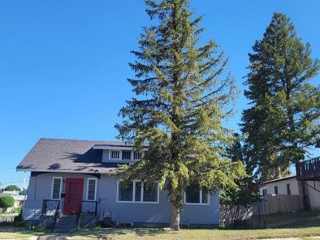 E Maple St, Rawlins, Home For Sale