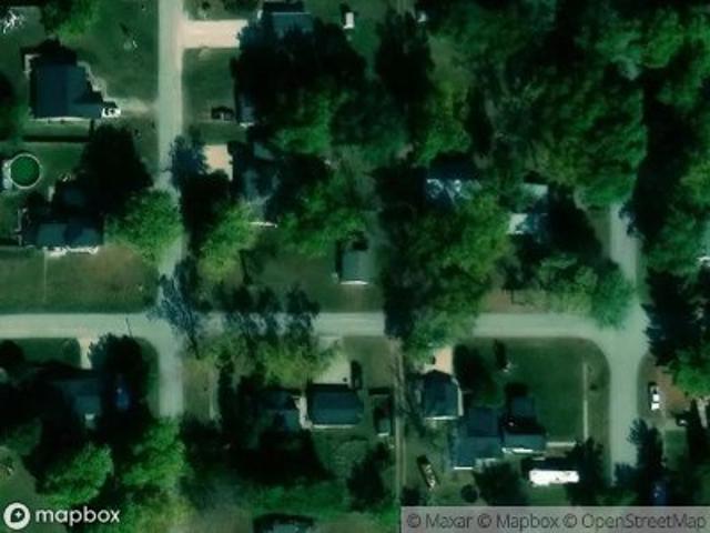 E Maple St