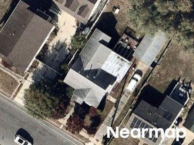 E Maryland Ave