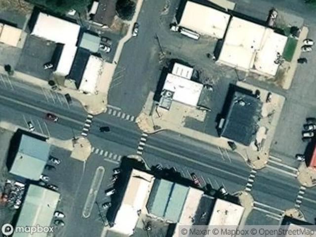 E May St