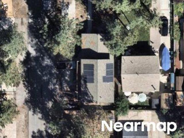E Meadow Ln