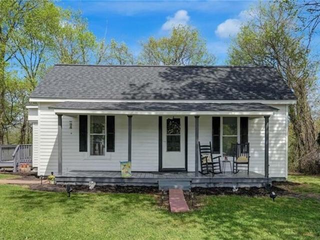 E Meadow Rd, Eden, Home For Sale