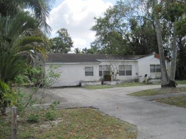 E Melrose Cir