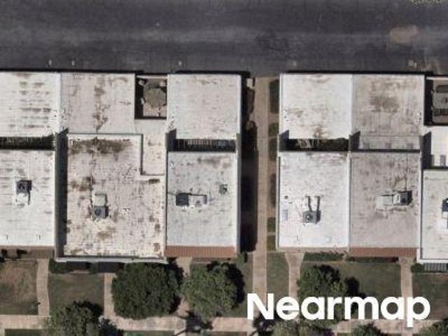 E Minnezona Ave