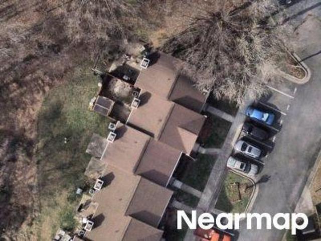 E Montcastle Dr