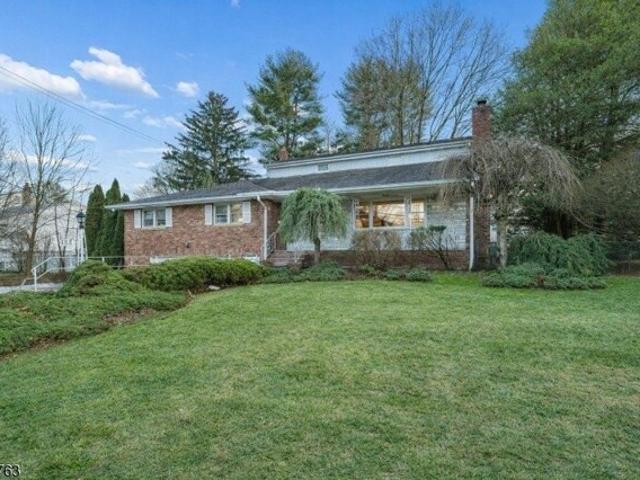 E Mount Pleasant Ave, Livingston, Home For Sale