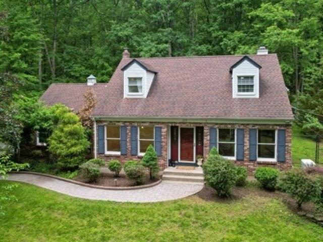 E Mountain Rd, Hillsborough Twp, Home For Sale