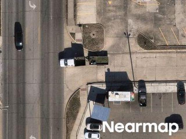 E NW 32nd St Dr