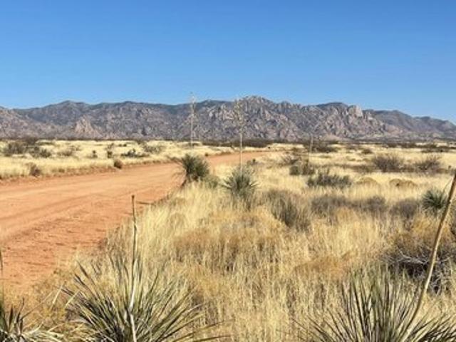 E Naiche Ln Unit 30, Saint David, AZ 85630