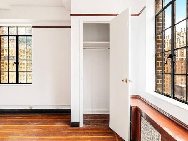 E Nd St Apt,new York, Property For Sale