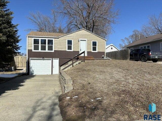 E Nd St, Sioux Falls, Home For Sale