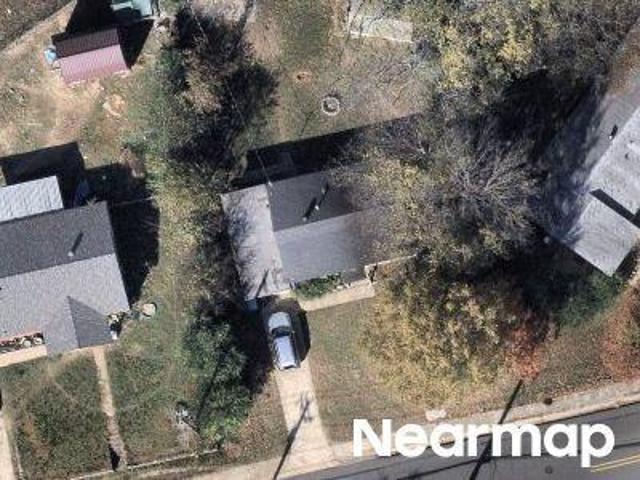 E North St