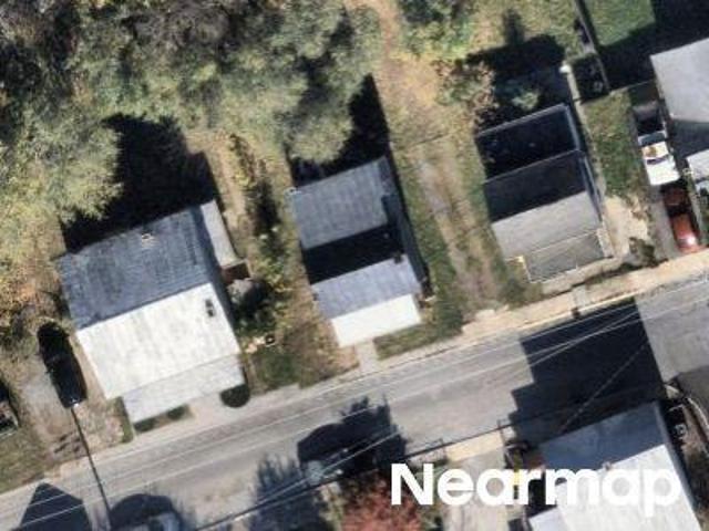 E North St
