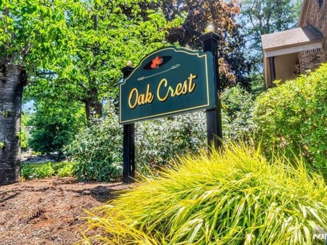 E Oak St Apt F, Oakland, Home For Sale