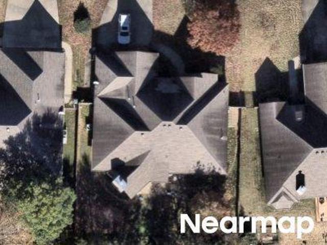 E Oakmont Dr