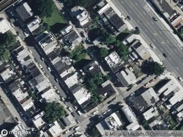 E Oakdale St