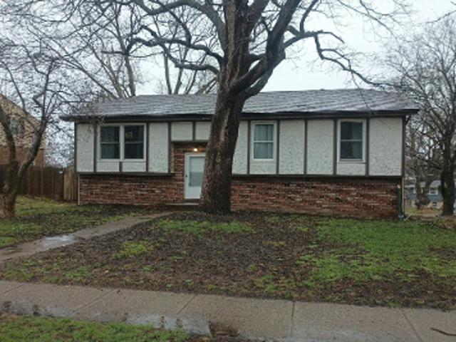 E Oakwood Dr