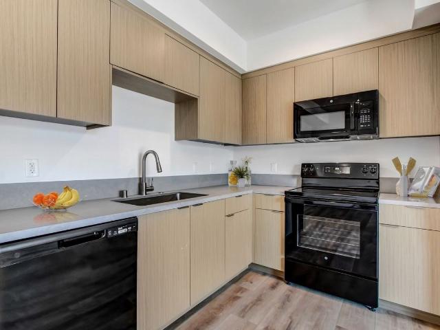 E on Hoover Studio Apartment for Rent at 1157 S Hoover St, Los Angeles, CA 90006 Pico Union
