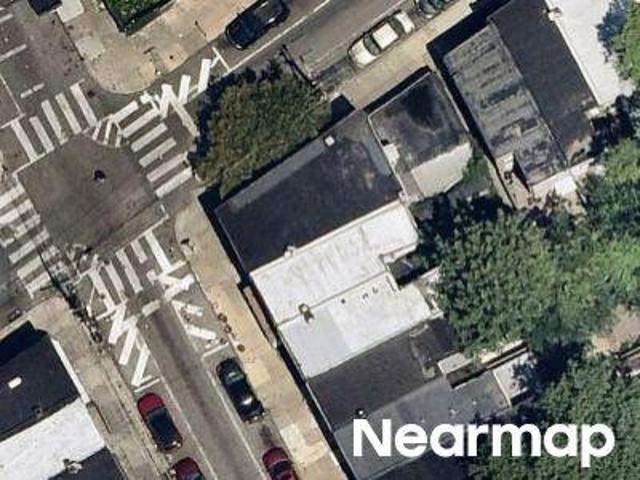 E Orleans St