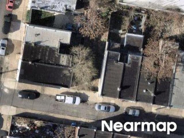 E Auburn St