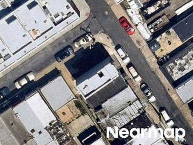 E Auburn St