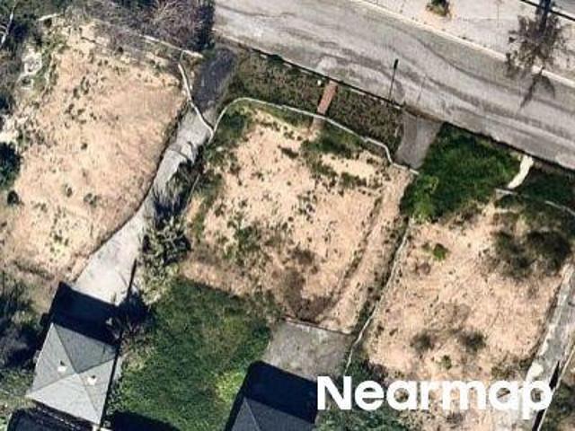 E Altadena Dr