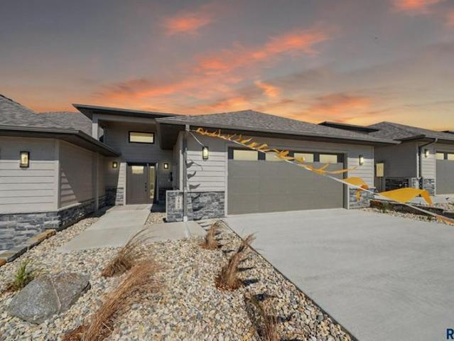 E Bull Pine Trl, Sioux Falls, SD 57110