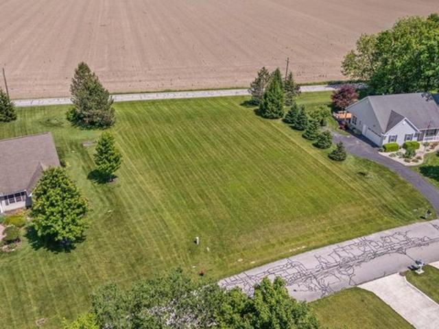 E Back Bay Rd, Bowling Green, OH 43402