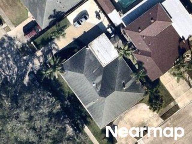 E Barrington Dr