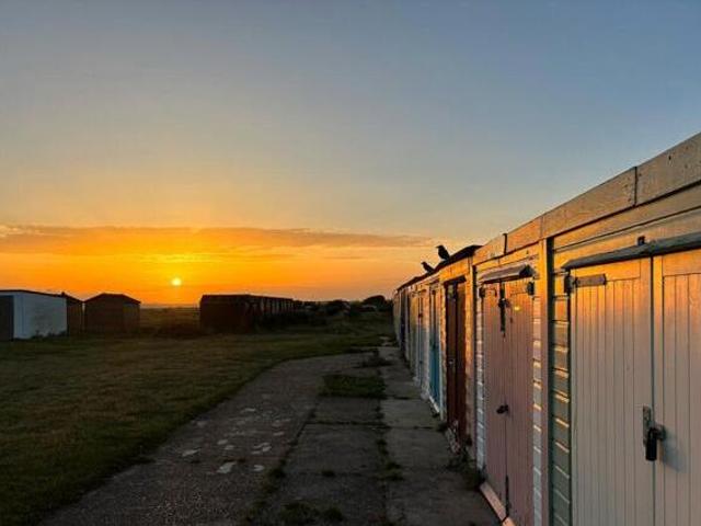 E Beach Hut, Hayling Island, Bungalow For Sale
