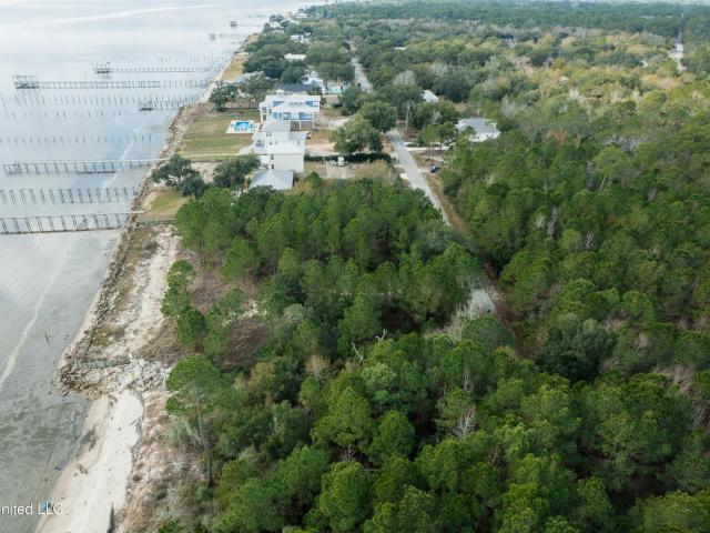 E Belle Fontaine Road, Ocean Springs, MS 39564