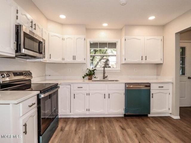 E Benjamin Franklin Dr, Monroe, Condo For Sale