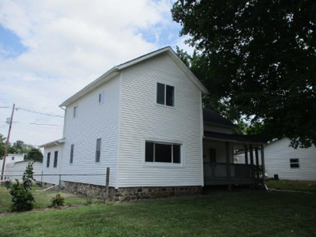 E Berrien St