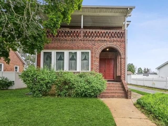 E Broad St, Gibbstown, Home For Sale