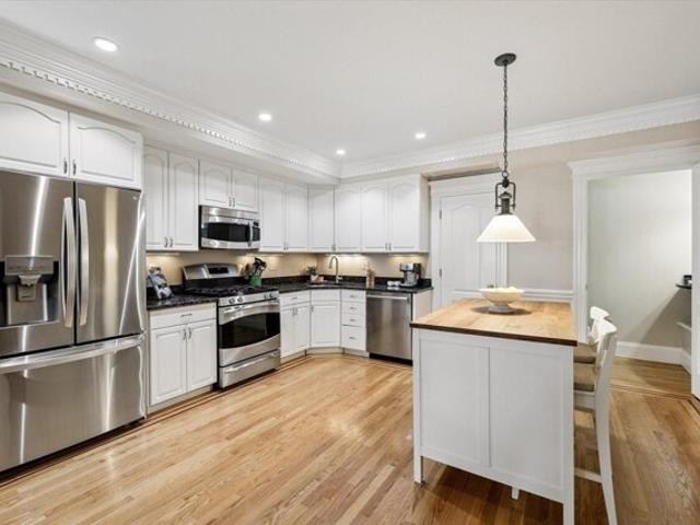 E Broadway Apt,boston, Condo For Sale