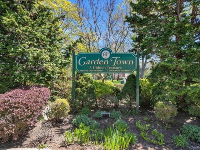E Broadway Apt L, Hewlett, Property For Sale
