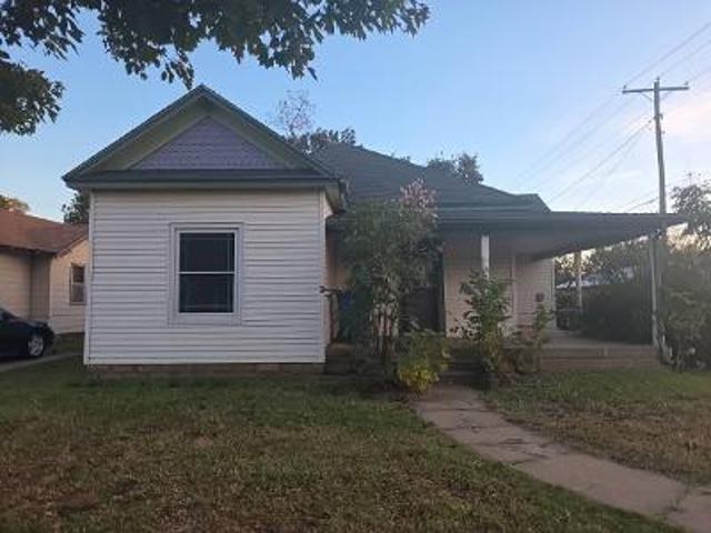 E Cypress Ave