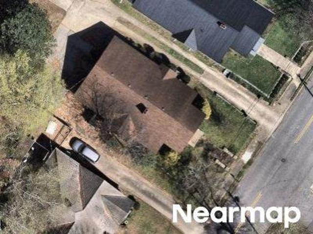 E Calhoun St