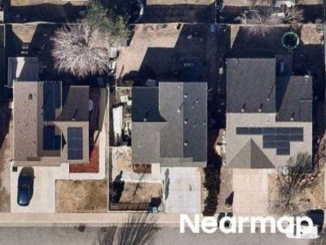 E Carmel Dr