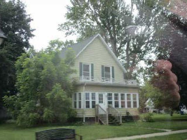 E Cedar St