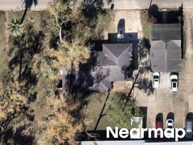 E Cedar St