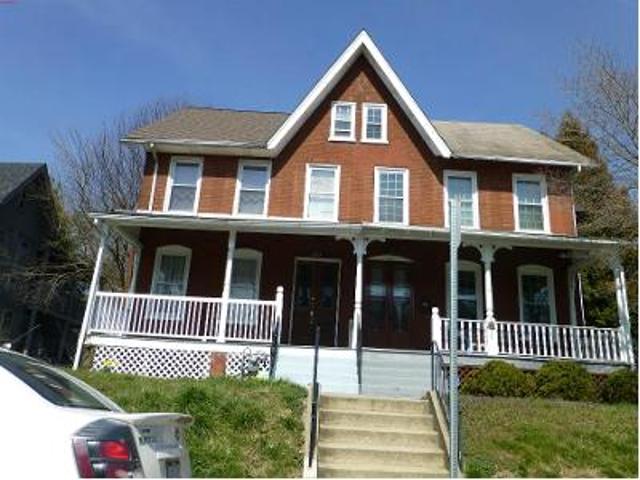 E Chestnut St