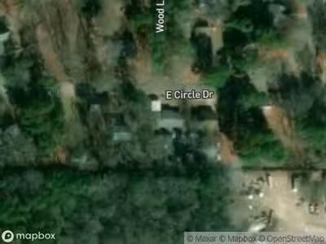E Circle Dr